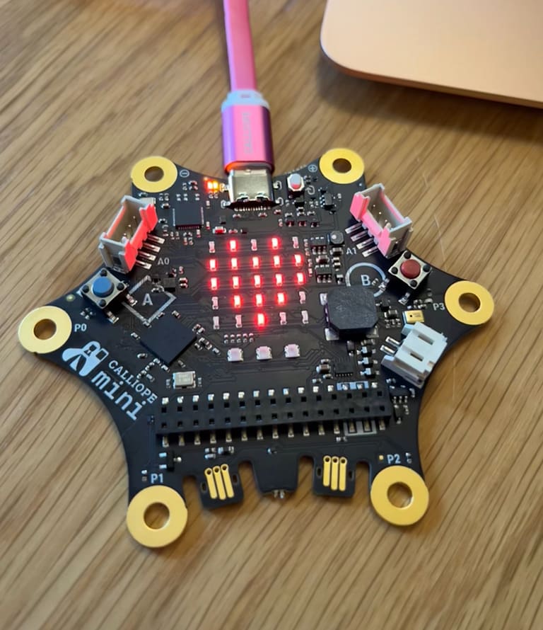 Neuer Editor: Programmiere den Calliope mini mit Scratch - appcamps.de